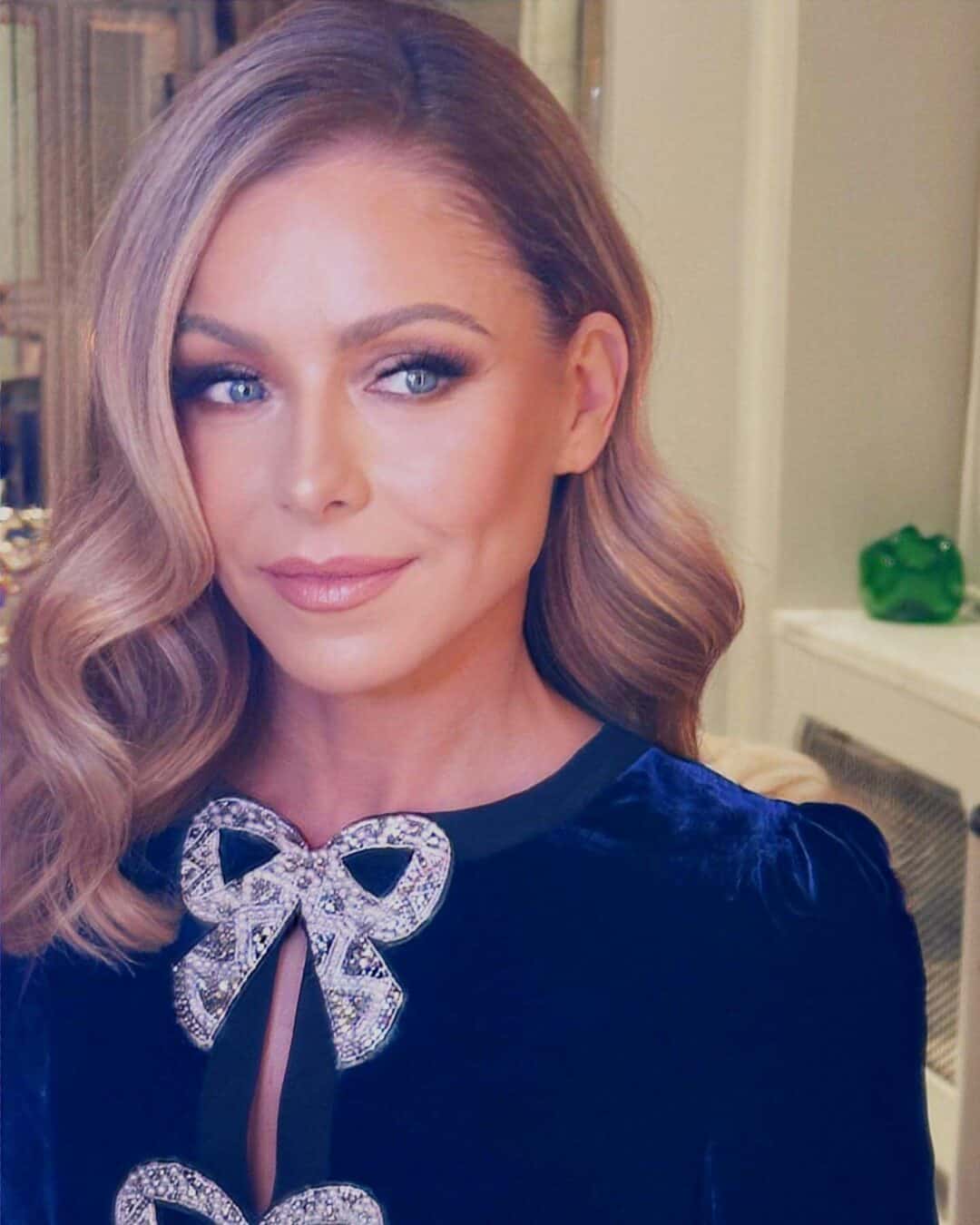 Kelly Ripa: Net Worth, Age, Height, Career & Personal Life Insights Kelly Ripa: Net Worth, Age, Height, Career & Personal Life Insights
