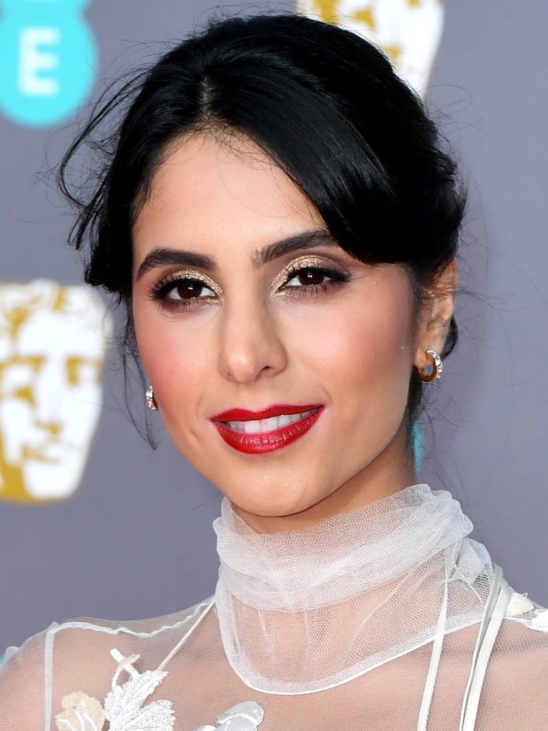 Anjli Mohindra - British Actress | Facts, Net worth & Age